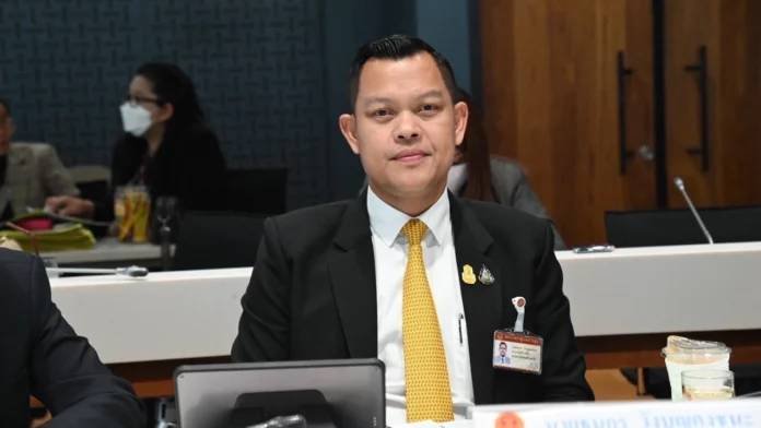 CAAT Officials Explain Complaints About Expensive Holiday Plane Tickets - Thailand News ...