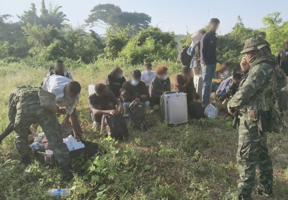 Army Intercepts 18 Ethiopians at Mae Sot Border - Central Thailand News ...